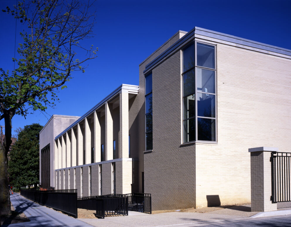 Synagogues Ramp up Security for First High Holidays Since Oct. 7 ...